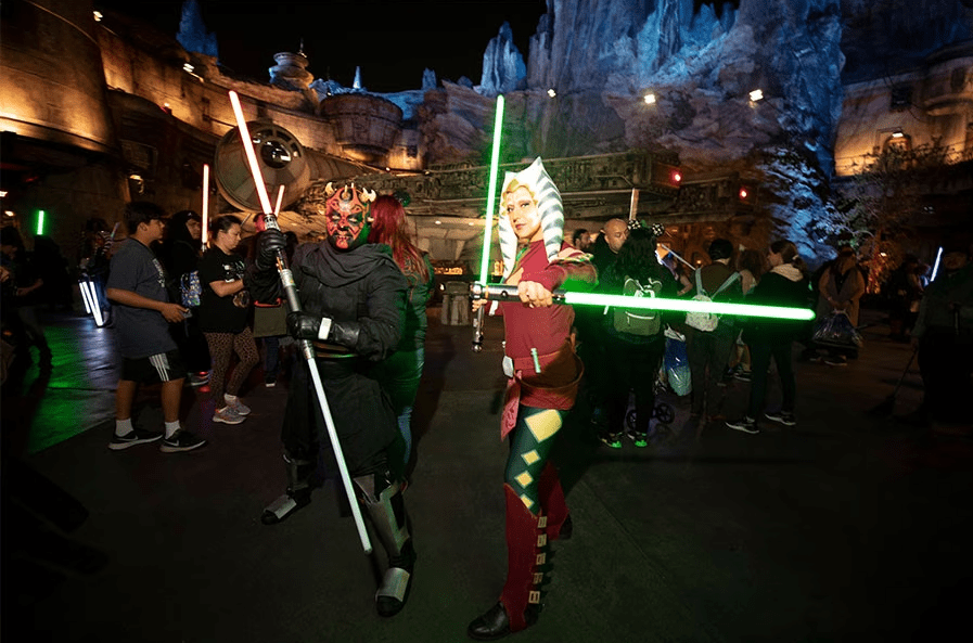 Disneyland After Dark: Star Wars Nite Returns with Epic Twists! - Theme ...